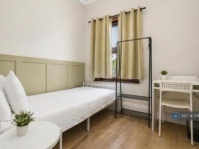 5 bedroom terraced house to rent