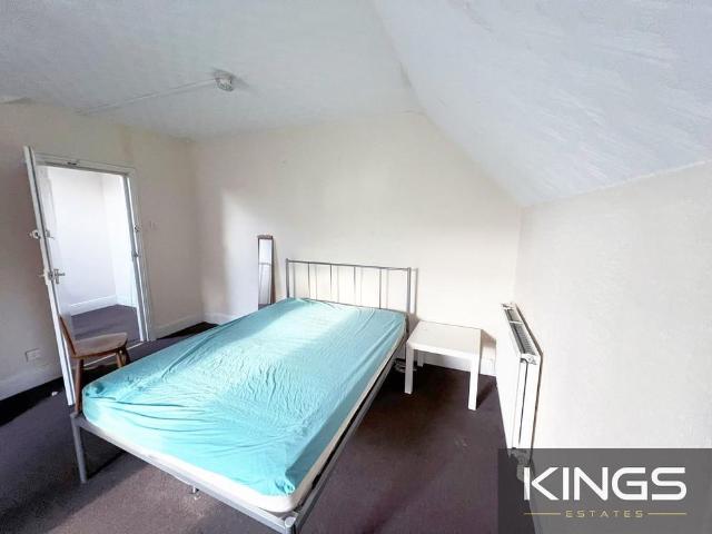 5 bedroom terraced house to rent