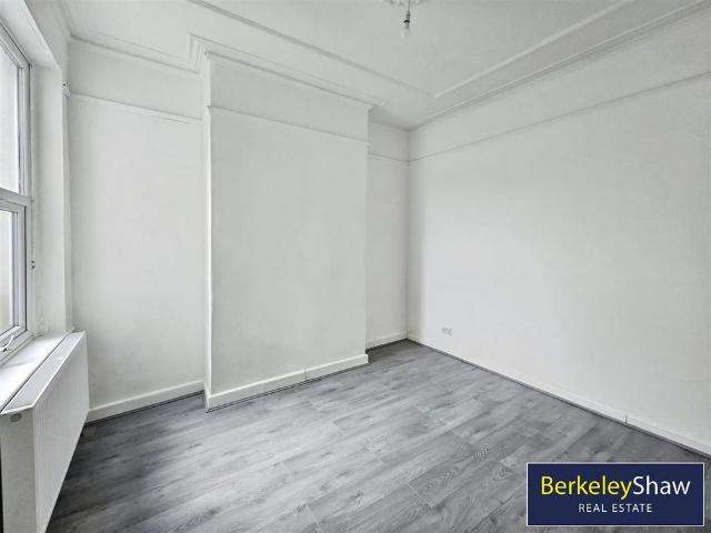 5 bedroom terraced house to rent