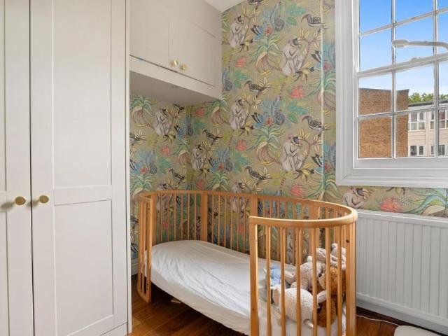5 bedroom terraced house to rent