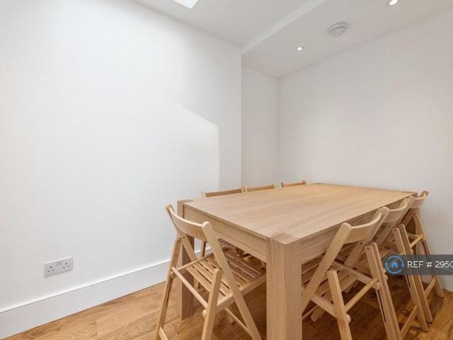5 bedroom terraced house to rent