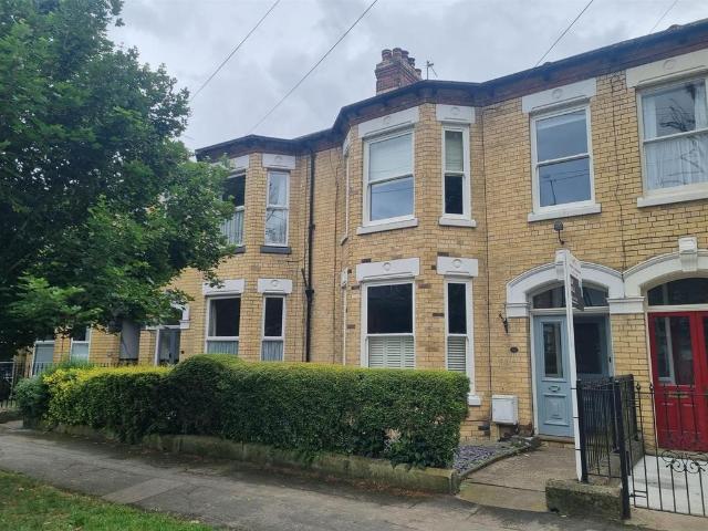 5 bedroom terraced house to rent
