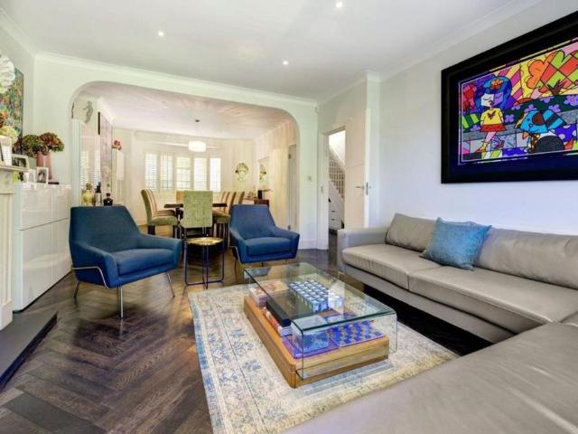 5 bedroom terraced house to rent