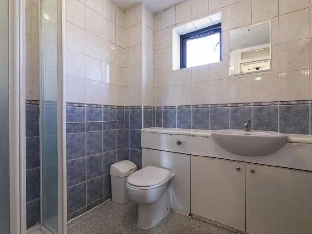 5 bedroom terraced house to rent
