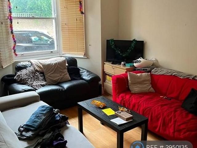 5 bedroom terraced house to rent