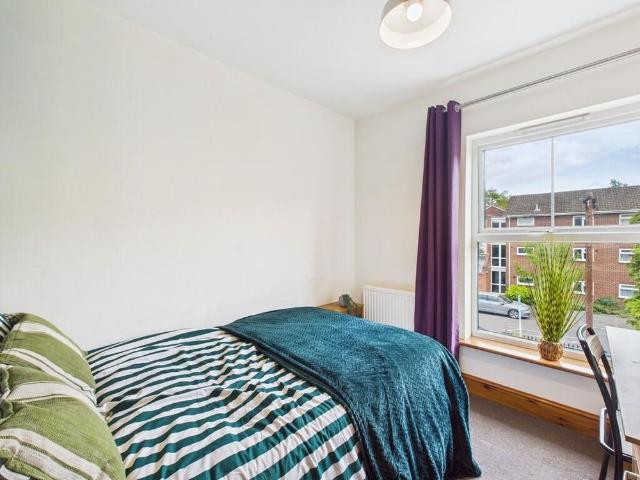 5 bedroom terraced house to rent
