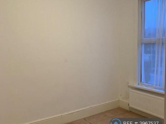 4 bedroom terraced house to rent