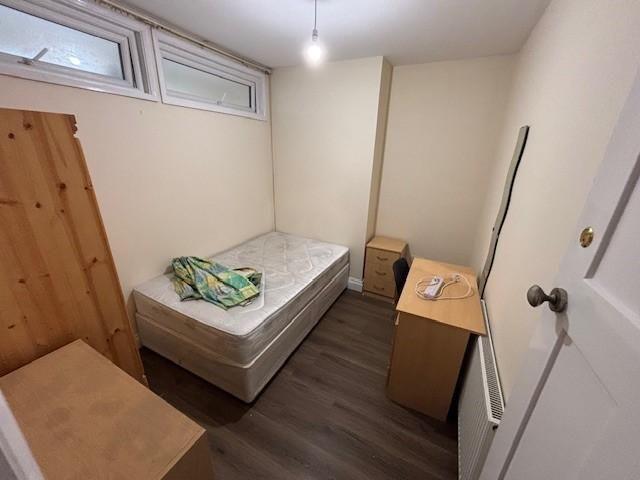 5 bedroom terraced house to rent