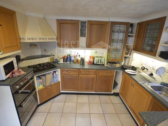 4 bedroom terraced house to rent