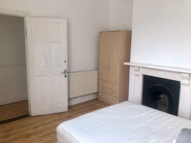 5 bedroom terraced house to rent