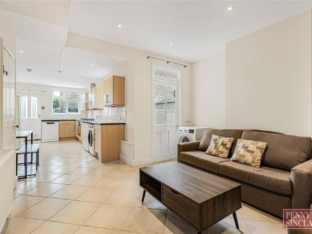 5 bedroom terraced house to rent