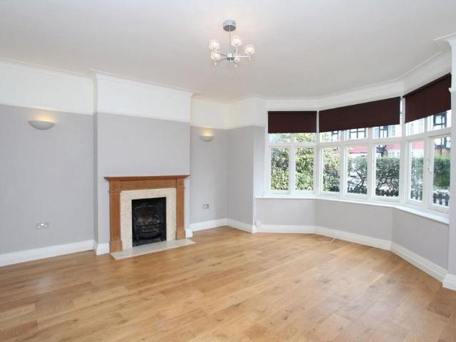 5 bedroom terraced house to rent