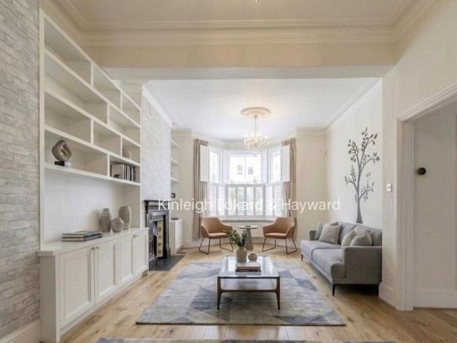5 bedroom terraced house to rent