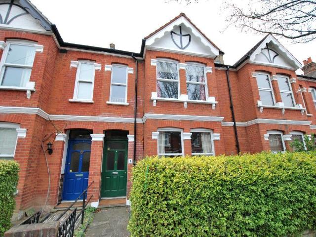 5 bedroom terraced house to rent