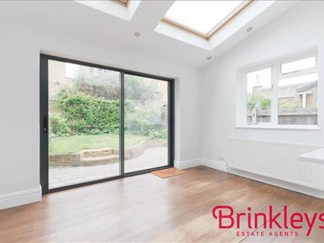 5 bedroom terraced house to rent