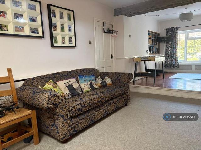5 bedroom terraced house to rent
