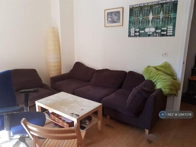 5 bedroom terraced house to rent