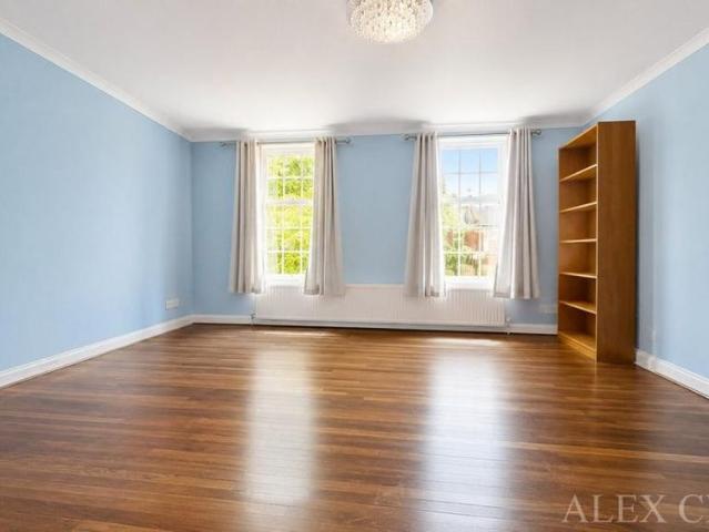 5 bedroom terraced house to rent