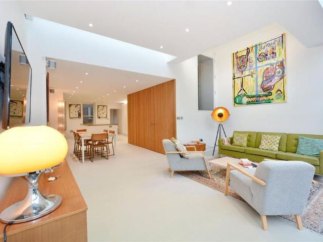 5 bedroom terraced house to rent