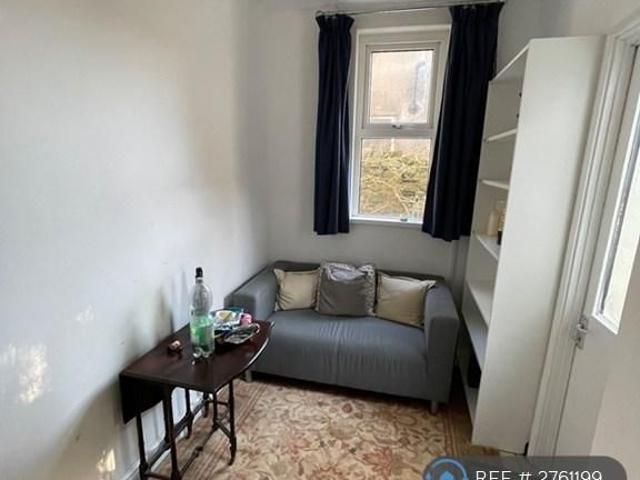 5 bedroom terraced house to rent
