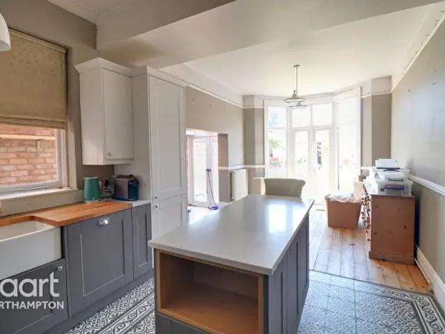5 Bedroom Terraced House To Rent In Abington Avenue, Northampton, NN1