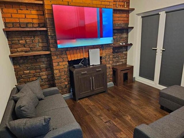 5 Bedroom Terraced House To Rent In Baglan Street, Port Tennant, SA1