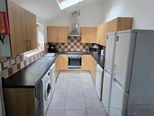 5 Bedroom Terraced House To Rent In Bed / Bath / Lenton Boulevard, NG7