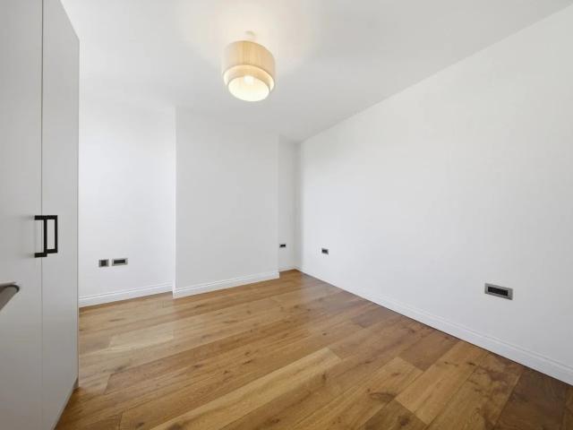 5 bedroom terraced house to rent on Barlby Road, London