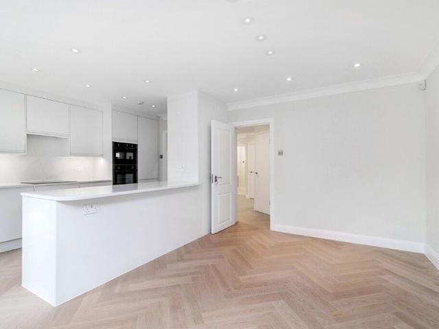 5 Bedroom Terraced To Let