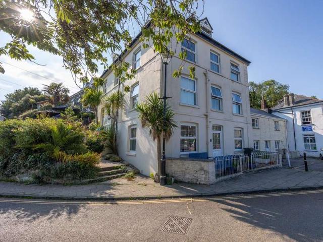 5 Bedroom Unique Property
