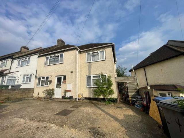 5 Bedroom End Of Terrace House