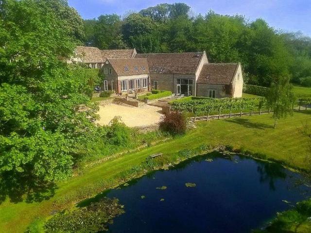 5 Bedroom Unique Property