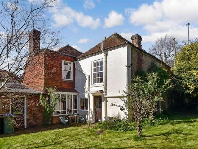 5 Bedroom Unique Property