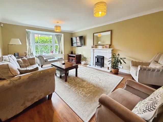 5 bedroom unspecified