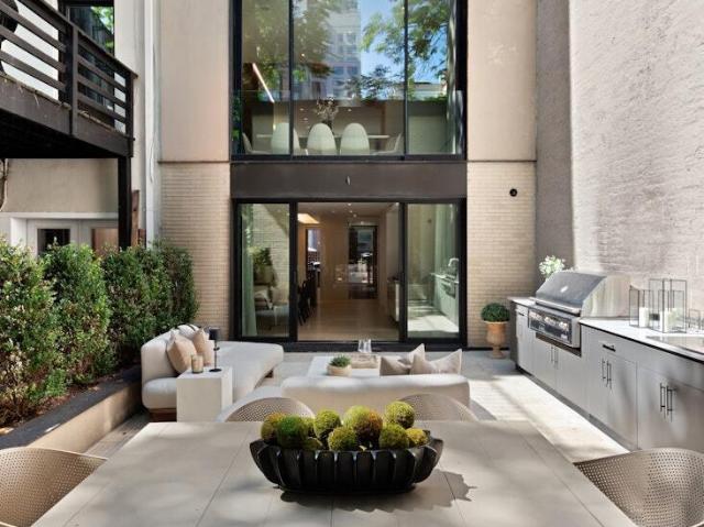 5 bedroom, Upper East Side NY 98330376