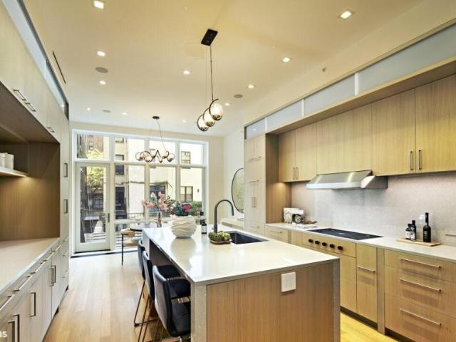 5 bedroom, Upper West Side NY 98330355