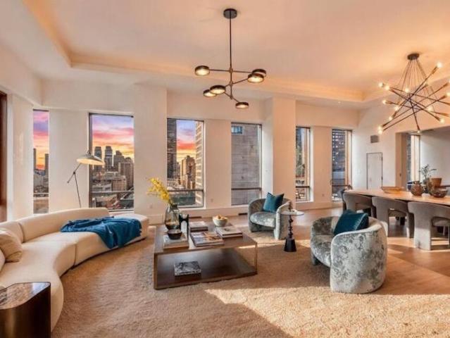 5 bedroom, Upper West Side NY 98817804