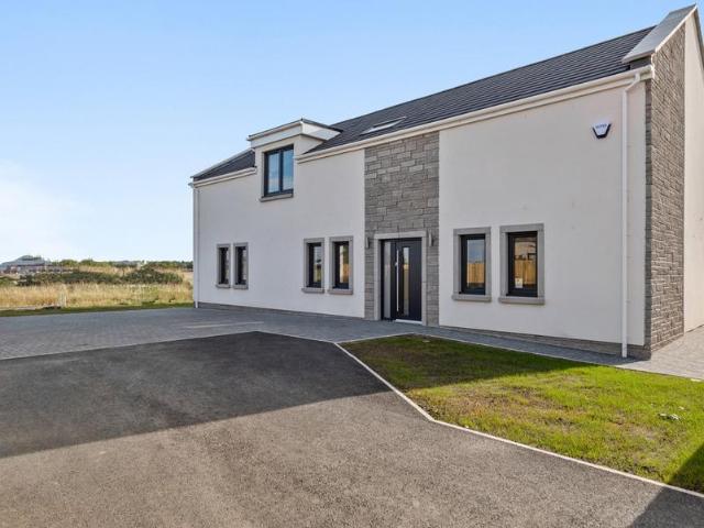 5 bedroom villa for sale