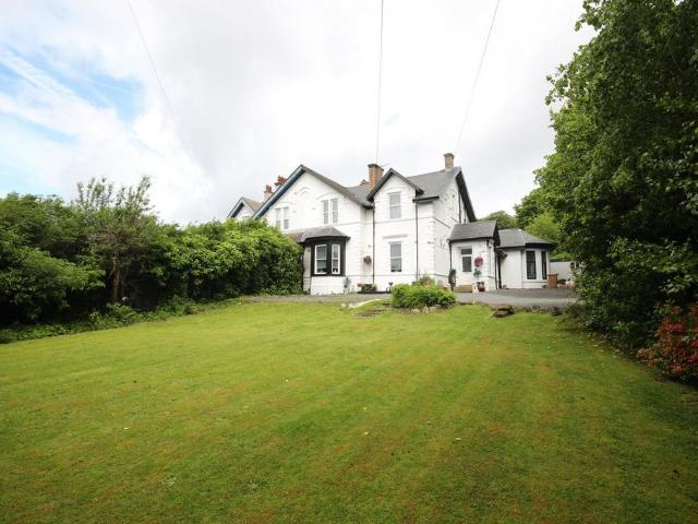 5 bedroom villa for sale