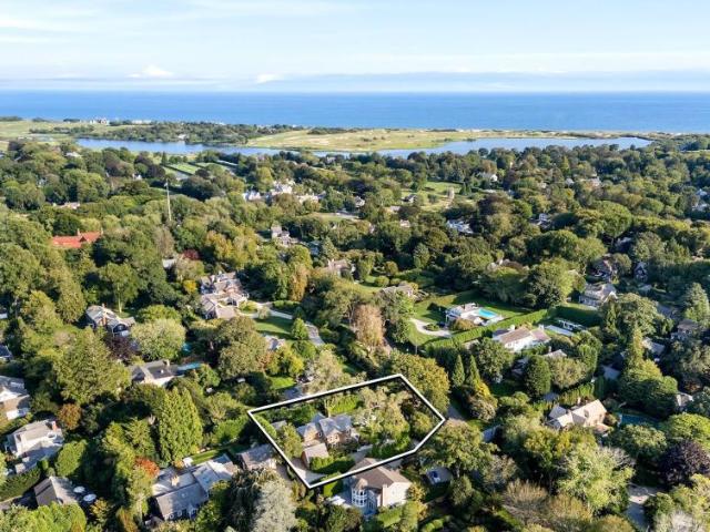 5 bedroom, Village Of East Hampton NY 102244050