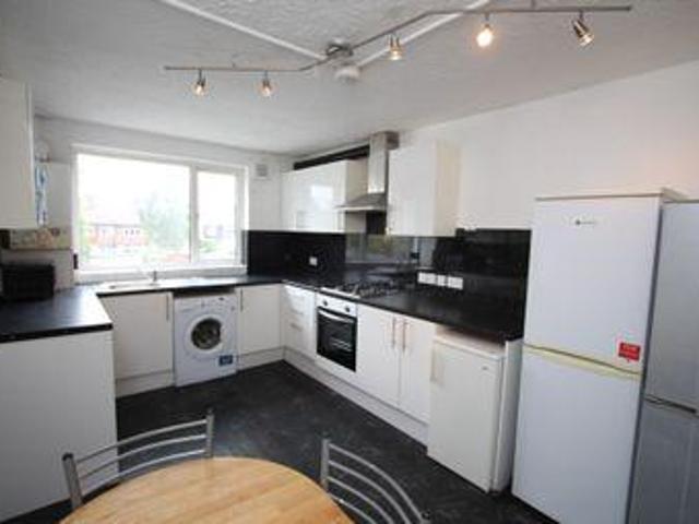 5 Bedrooms Maisonette for rent in Camellia Lane, Surbiton KT5