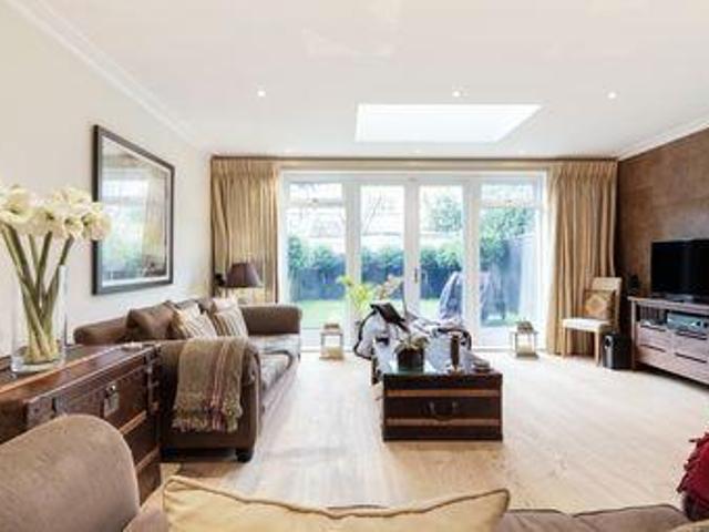 5 Bedrooms Mews house for rent in Denning Mews, London SW12