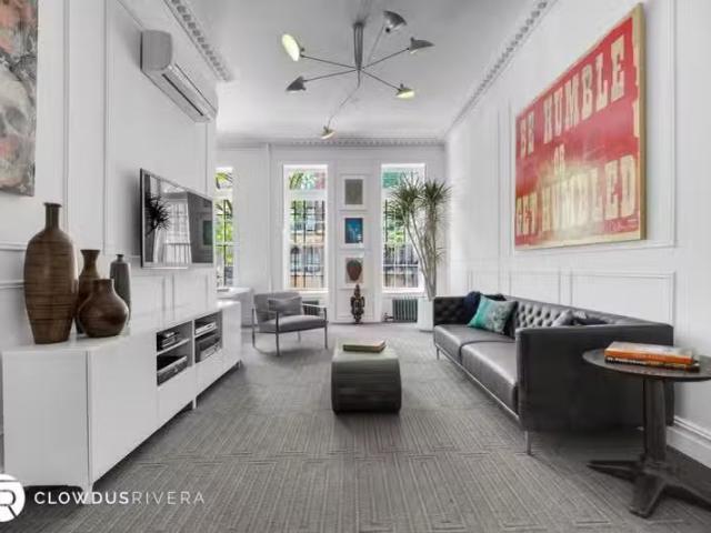 5 Bedrooms at 161 W 73rd Street for $19,395 $20,895 by Chris.