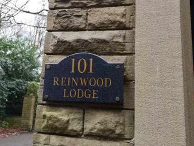 5 Bedrooms Bungalow for rent in Reinwood Road, Lindley, Huddersfield HD3