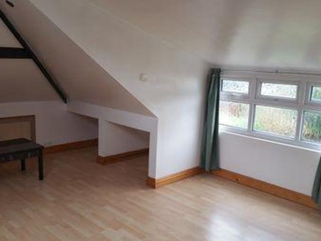 5 Bedrooms Detached bungalow for rent in Adel Lane, Adel, Leeds LS16