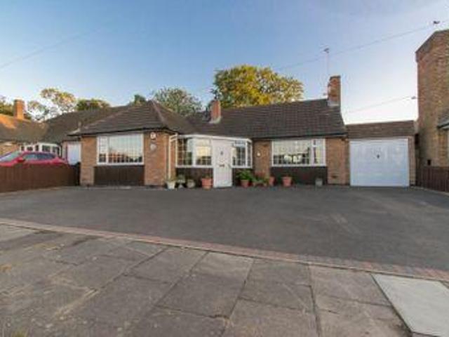 5 Bedrooms Detached bungalow for sale in Oakside Crescent, Leicester LE5