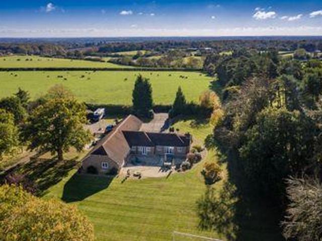 5 Bedrooms Detached bungalow for sale in Woodfield, Chivery, Tring HP23