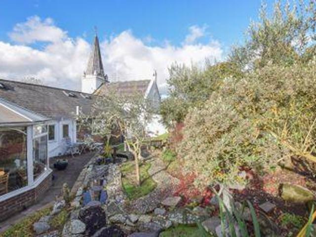 5 Bedrooms Detached bungalow for sale in Woodmans Green Road, Whatlington, Battle TN33