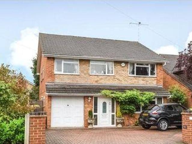 5 Bedrooms Detached house for rent in Macdonald Road, Lightwater, Surrey GU18
