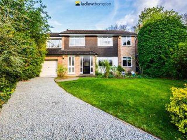 5 Bedrooms Detached house for rent in Margin Drive, London SW19